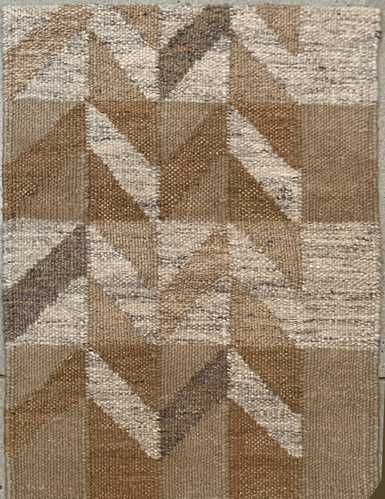 Julie Dasher Rugs - Custom-made designer rugs hand-knotted in Nepal with Tibetan wool and ...